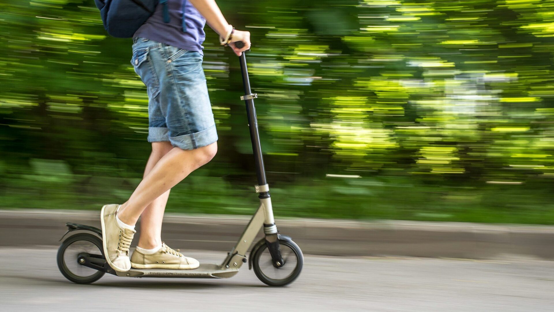 How Fast Can E Scooters Go? Discover Top Speeds, Averages, and Legal Limits